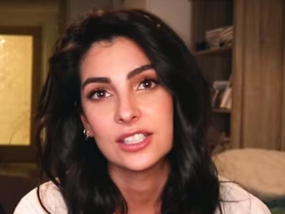 L'influencer olandese Anna Nooshin promuove il turismo nelle terre del ...